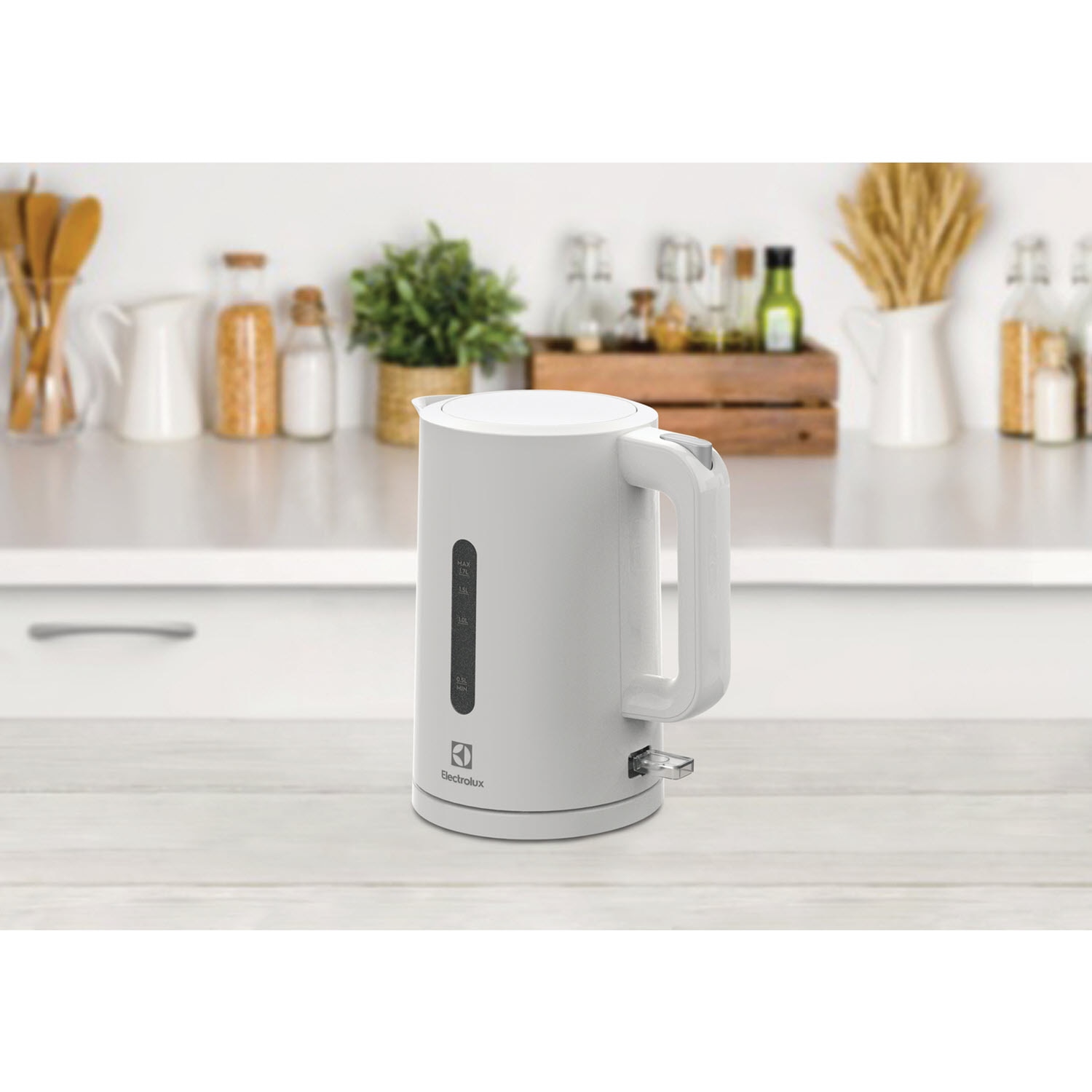 1.7L UltimateTaste 300 kettle - E2EK1-100W | Electrolux Arabia