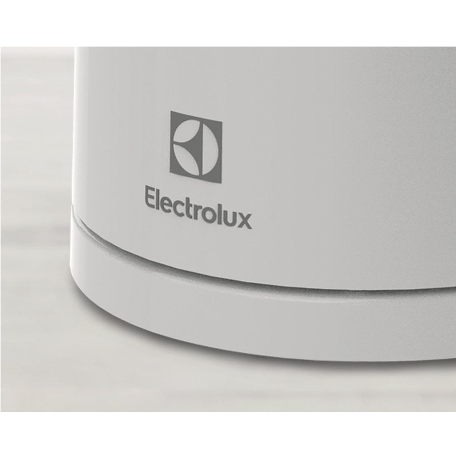 1.7L UltimateTaste 300 kettle - E2EK1-100W | Electrolux Arabia